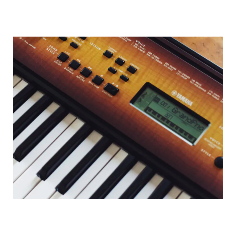 Yamaha PSR-E360DW - Clavier dynamique finition érable